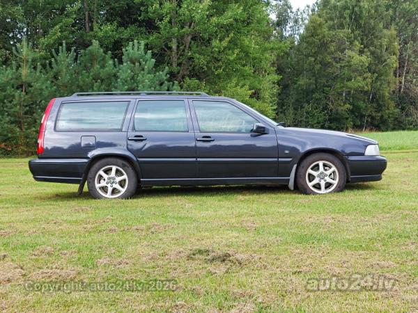 Pelēks Volvo V70 1998 Tallina, ar dzinēja tilpumu 2.50 L un nobraukumu 553 tūkst. km par 2500 €, foto 2 vietnē AUTOMOTO.COM.LV