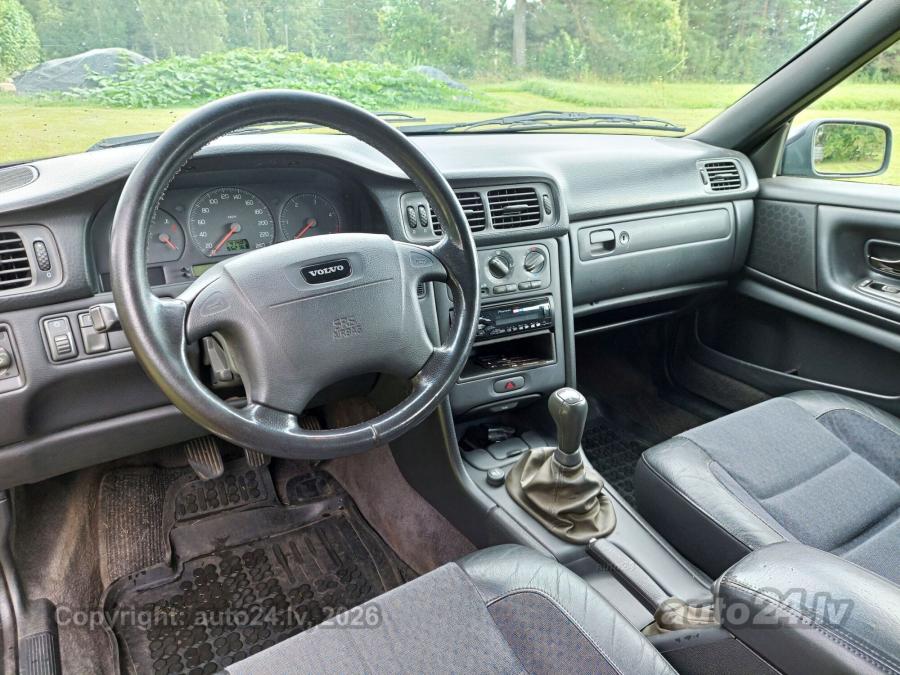 Pelēks Volvo V70 1998 Tallina, ar dzinēja tilpumu 2.50 L un nobraukumu 553 tūkst. km par 2500 €, foto 9 vietnē AUTOMOTO.COM.LV