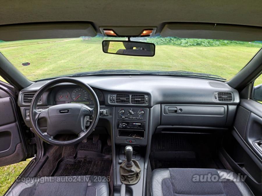 Pelēks Volvo V70 1998 Tallina, ar dzinēja tilpumu 2.50 L un nobraukumu 553 tūkst. km par 2500 €, foto 10 vietnē AUTOMOTO.COM.LV