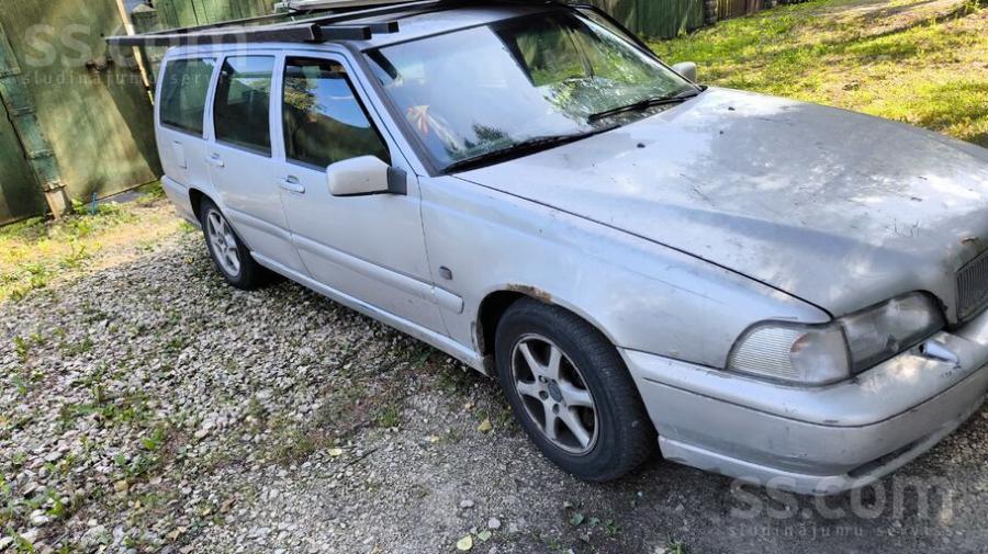 Grey Volvo V70 1998 in Riga, with an engine capacity of 2.50 L and mileage of 400 thousand km for 370 €, photo 3 on AUTOMOTO.COM.LV