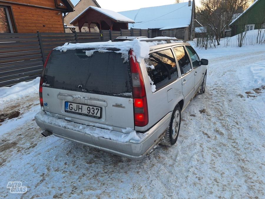 Pelēks Volvo V70 1999 Kauņa, ar dzinēja tilpumu 2.00 L un nobraukumu 450 tūkst. km par 950 €, foto 3 vietnē AUTOMOTO.COM.LV