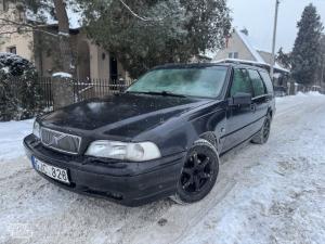 Grey Volvo V70 1999 in Kaunas, with an engine capacity of 2.50 L and mileage of 365 thousand km for 1150 €, photo  on AUTOMOTO.COM.LV
