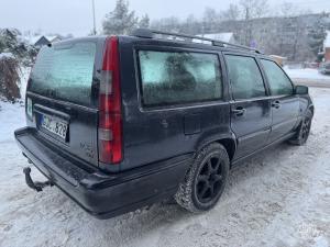 Pelēks Volvo V70 1999 Kauņa, ar dzinēja tilpumu 2.50 L un nobraukumu 365 tūkst. km par 1150 €, foto 7 vietnē AUTOMOTO.COM.LV