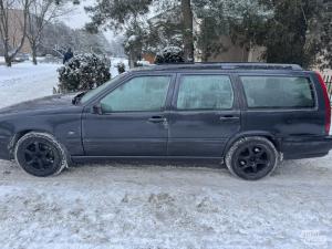 Pelēks Volvo V70 1999 Kauņa, ar dzinēja tilpumu 2.50 L un nobraukumu 365 tūkst. km par 1150 €, foto 12 vietnē AUTOMOTO.COM.LV