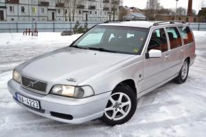 Pelēks Volvo V70 1999 Jēkabpils, ar dzinēja tilpumu 2.40 L un nobraukumu 371 tūkst. km par 2200 €, foto  vietnē AUTOMOTO.COM.LV