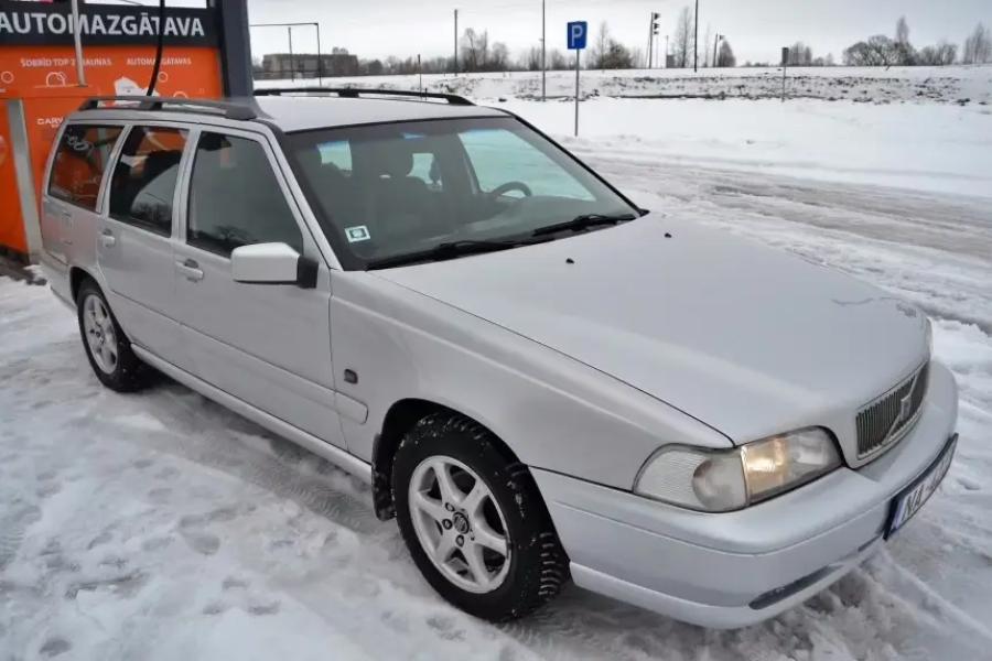 Серый Вольво В70 1999 в Екабпилс, объемом двигателя 2.40 л и пробегом 371 тыс. км за 2200 €, фото 5 на AUTOMOTO.COM.LV