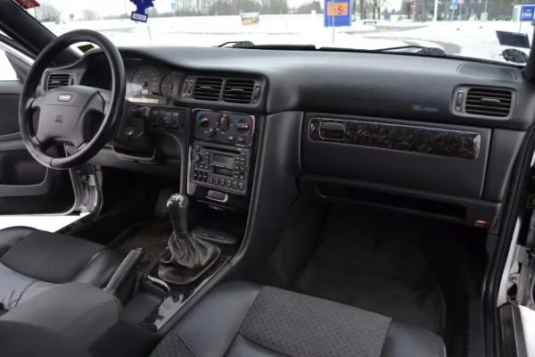 Grey Volvo V70 1999 in Jekabpils, with an engine capacity of 2.40 L and mileage of 371 thousand km for 2200 €, photo 7 on AUTOMOTO.COM.LV