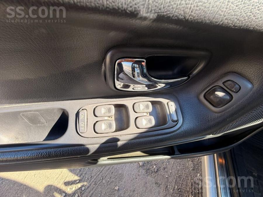 Pelēks Volvo V70 1999 Rīga, ar dzinēja tilpumu 2.50 L un nobraukumu 452 tūkst. km par 3900 €, foto 19 vietnē AUTOMOTO.COM.LV