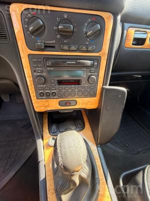 Pelēks Volvo V70 1999 Rīga, ar dzinēja tilpumu 2.50 L un nobraukumu 452 tūkst. km par 3900 €, foto 25 vietnē AUTOMOTO.COM.LV