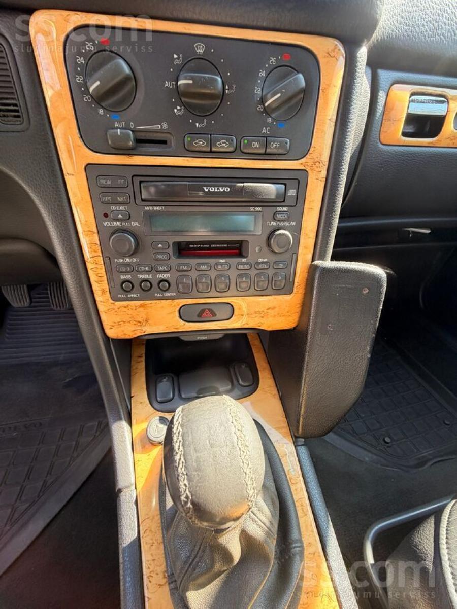 Pelēks Volvo V70 1999 Rīga, ar dzinēja tilpumu 2.50 L un nobraukumu 452 tūkst. km par 3900 €, foto 25 vietnē AUTOMOTO.COM.LV