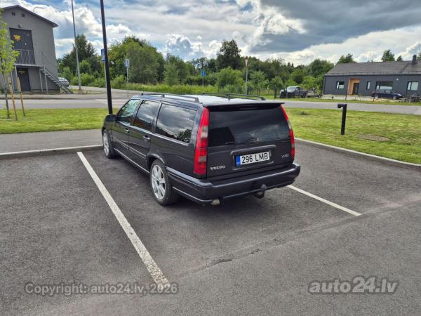 Grey Volvo V70 1999 in Tallinn, with an engine capacity of 2.50 L and mileage of 442 thousand km for 2000 €, photo 3 on AUTOMOTO.COM.LV