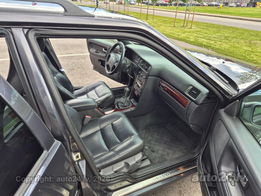 Grey Volvo V70 1999 in Tallinn, with an engine capacity of 2.50 L and mileage of 442 thousand km for 2000 €, photo 9 on AUTOMOTO.COM.LV