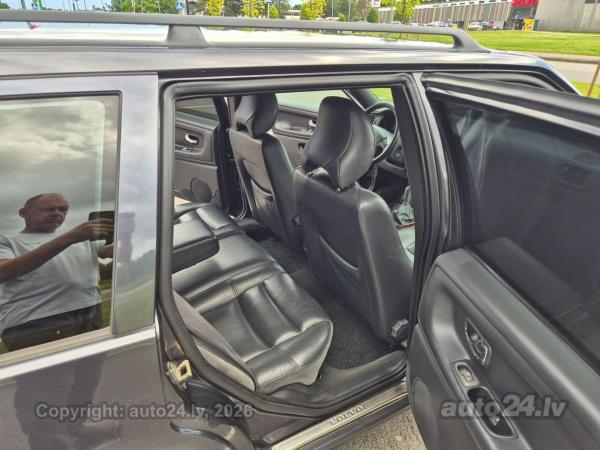 Grey Volvo V70 1999 in Tallinn, with an engine capacity of 2.50 L and mileage of 442 thousand km for 2000 €, photo 9 on AUTOMOTO.COM.LV