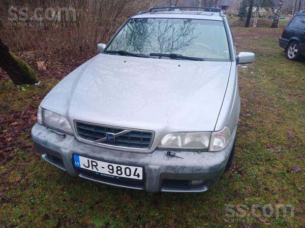 Серый Вольво В70 1999 в Елгава, объемом двигателя 2.40 л и пробегом 280 тыс. км за 3500 €, фото 2 на AUTOMOTO.COM.LV