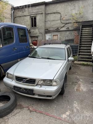Серый Вольво В70 1999 в Рига, объемом двигателя 2.50 л и пробегом 470 тыс. км за 450 €, фото  на AUTOMOTO.COM.LV