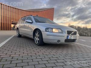 Pelēks Volvo V70 2000 Ventspils, ar dzinēja tilpumu 2.50 L un nobraukumu 382 tūkst. km par 1500 €, foto 2 vietnē AUTOMOTO.COM.LV