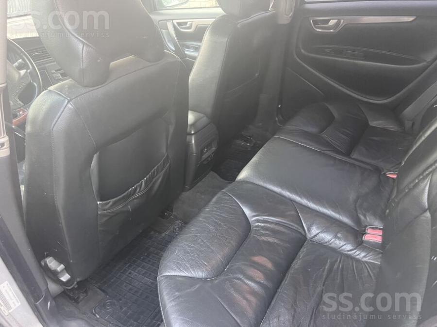Pelēks Volvo V70 2000 Ventspils, ar dzinēja tilpumu 2.50 L un nobraukumu 382 tūkst. km par 1500 €, foto 8 vietnē AUTOMOTO.COM.LV