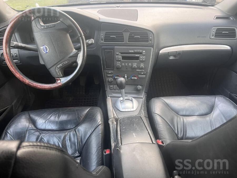 Pelēks Volvo V70 2000 Ventspils, ar dzinēja tilpumu 2.50 L un nobraukumu 382 tūkst. km par 1500 €, foto 9 vietnē AUTOMOTO.COM.LV