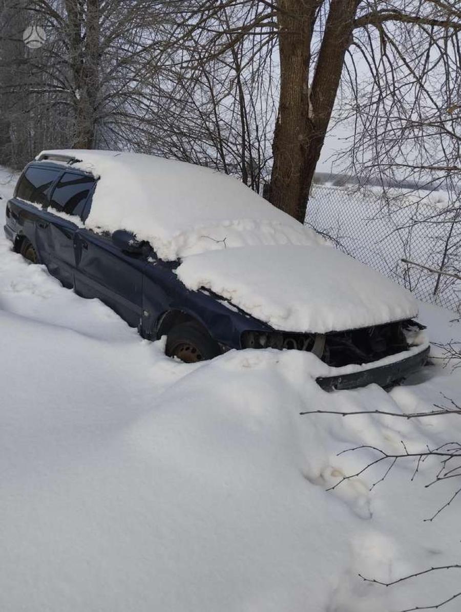 Grey Volvo V70 2000 in Varena, with an engine capacity of 2.46 L and mileage of 400 thousand km for 1700 €, photo 3 on AUTOMOTO.COM.LV