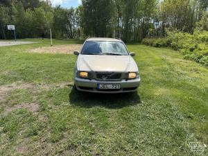 Grey Volvo V70 2000 in Vilnius, with an engine capacity of 2.50 L and mileage of 512 thousand km for 555 €, photo 4 on AUTOMOTO.COM.LV