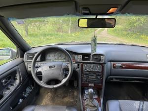 Grey Volvo V70 2000 in Vilnius, with an engine capacity of 2.50 L and mileage of 512 thousand km for 555 €, photo 12 on AUTOMOTO.COM.LV
