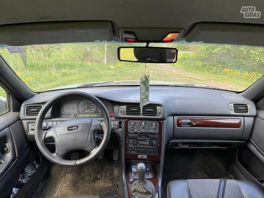 Grey Volvo V70 2000 in Vilnius, with an engine capacity of 2.50 L and mileage of 512 thousand km for 555 €, photo 13 on AUTOMOTO.COM.LV