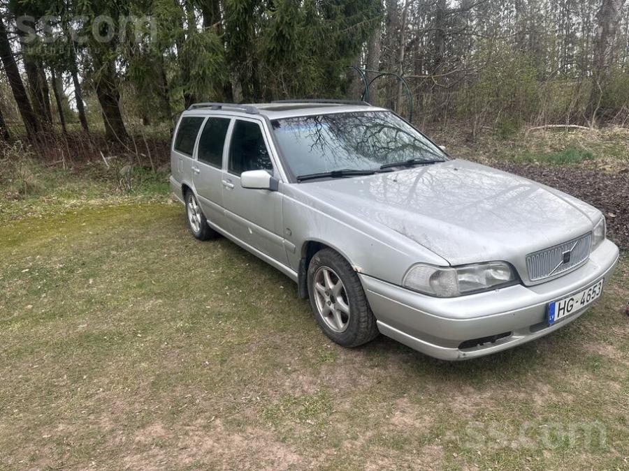 Pelēks Volvo V70 2000 Rēzekne, ar dzinēja tilpumu 2.50 L un nobraukumu 417 tūkst. km par 550 €, foto 1 vietnē AUTOMOTO.COM.LV
