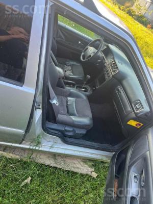 Pelēks Volvo V70 2000 Rēzekne, ar dzinēja tilpumu 2.50 L un nobraukumu 400 tūkst. km par 500 €, foto 4 vietnē AUTOMOTO.COM.LV