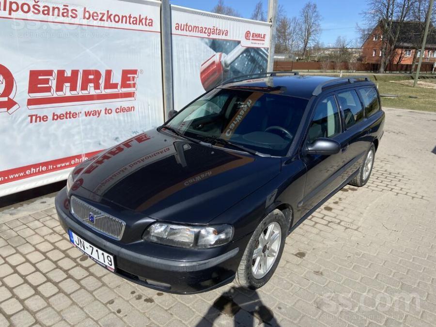 Pelēks Volvo V70 2000 Balvi, ar dzinēja tilpumu 2.50 L un nobraukumu 0 tūkst. km par 1450 €, foto 1 vietnē AUTOMOTO.COM.LV