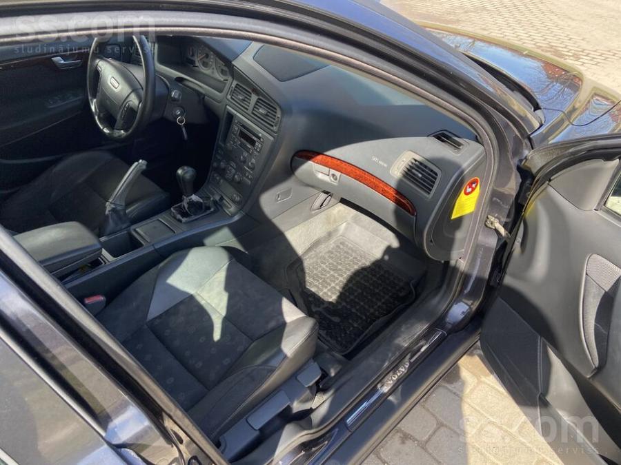 Pelēks Volvo V70 2000 Balvi, ar dzinēja tilpumu 2.50 L un nobraukumu 0 tūkst. km par 1450 €, foto 11 vietnē AUTOMOTO.COM.LV