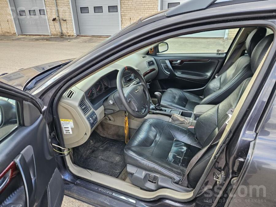 Pelēks Volvo V70 2000 Jēkabpils, ar dzinēja tilpumu 2.50 L un nobraukumu 405 tūkst. km par 2900 €, foto 6 vietnē AUTOMOTO.COM.LV
