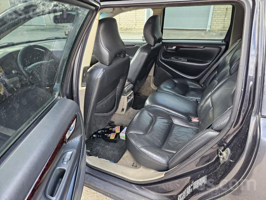 Pelēks Volvo V70 2000 Jēkabpils, ar dzinēja tilpumu 2.50 L un nobraukumu 405 tūkst. km par 2900 €, foto 7 vietnē AUTOMOTO.COM.LV