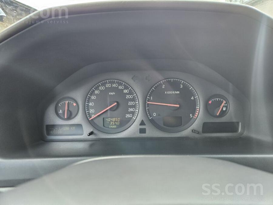 Pelēks Volvo V70 2000 Jēkabpils, ar dzinēja tilpumu 2.50 L un nobraukumu 405 tūkst. km par 2900 €, foto 11 vietnē AUTOMOTO.COM.LV