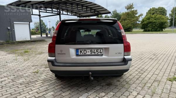 Grey Volvo V70 2000 in Riga, with an engine capacity of 2.50 L and mileage of 439 thousand km for 1300 €, photo 5 on AUTOMOTO.COM.LV