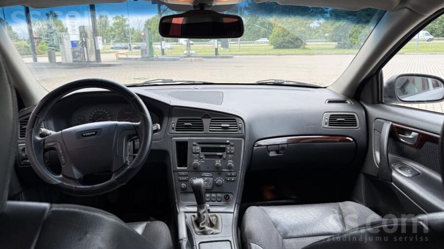 Pelēks Volvo V70 2000 Rīga, ar dzinēja tilpumu 2.50 L un nobraukumu 439 tūkst. km par 1300 €, foto 8 vietnē AUTOMOTO.COM.LV