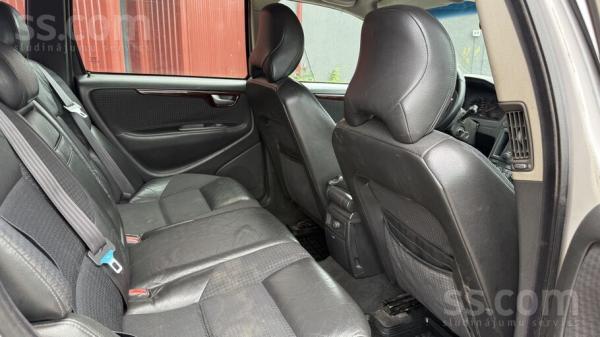 Grey Volvo V70 2000 in Riga, with an engine capacity of 2.50 L and mileage of 439 thousand km for 1300 €, photo 10 on AUTOMOTO.COM.LV