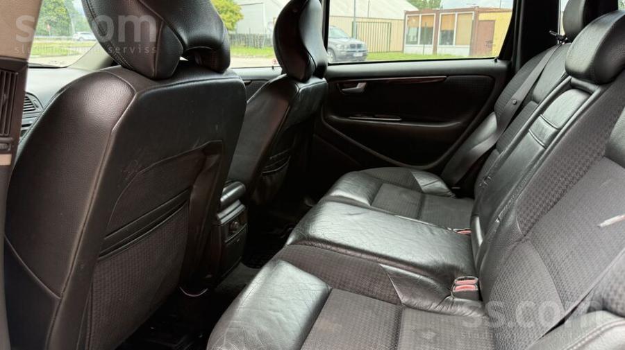 Pelēks Volvo V70 2000 Rīga, ar dzinēja tilpumu 2.50 L un nobraukumu 439 tūkst. km par 1300 €, foto 12 vietnē AUTOMOTO.COM.LV
