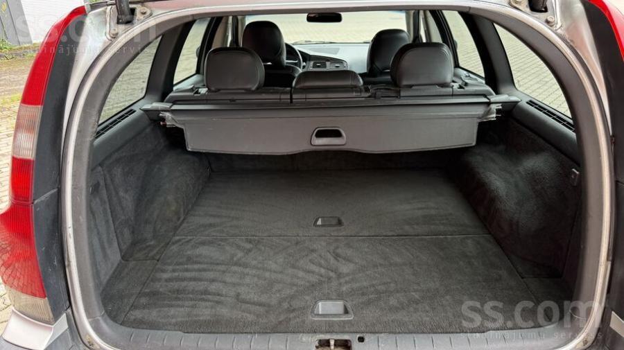 Pelēks Volvo V70 2000 Rīga, ar dzinēja tilpumu 2.50 L un nobraukumu 439 tūkst. km par 1300 €, foto 15 vietnē AUTOMOTO.COM.LV