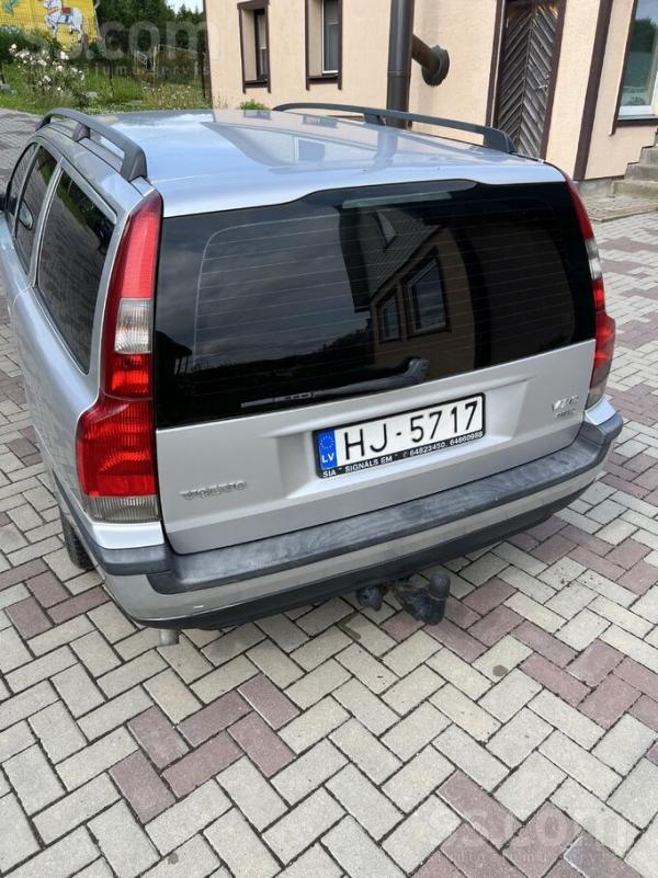 Pelēks Volvo V70 2000 Krāslava, ar dzinēja tilpumu 2.50 L un nobraukumu 567 tūkst. km par 1100 €, foto 3 vietnē AUTOMOTO.COM.LV