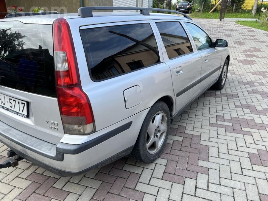 Pelēks Volvo V70 2000 Krāslava, ar dzinēja tilpumu 2.50 L un nobraukumu 567 tūkst. km par 1100 €, foto 5 vietnē AUTOMOTO.COM.LV