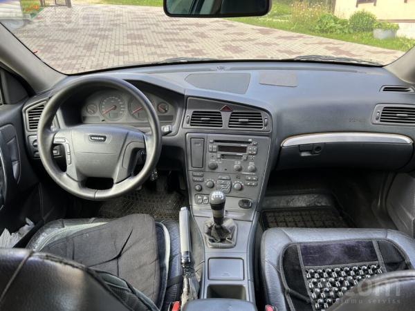 Pelēks Volvo V70 2000 Krāslava, ar dzinēja tilpumu 2.50 L un nobraukumu 567 tūkst. km par 1100 €, foto 6 vietnē AUTOMOTO.COM.LV