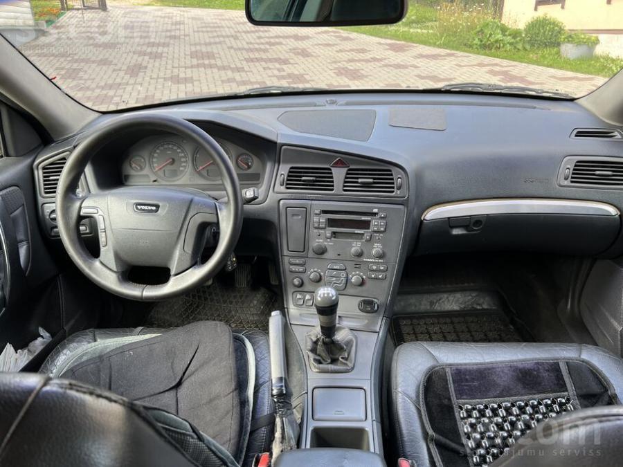 Pelēks Volvo V70 2000 Krāslava, ar dzinēja tilpumu 2.50 L un nobraukumu 567 tūkst. km par 1100 €, foto 7 vietnē AUTOMOTO.COM.LV