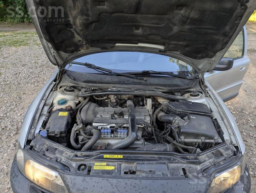 Pelēks Volvo V70 2000 Rīga, ar dzinēja tilpumu 2.40 L un nobraukumu 350 tūkst. km par 1000 €, foto 11 vietnē AUTOMOTO.COM.LV