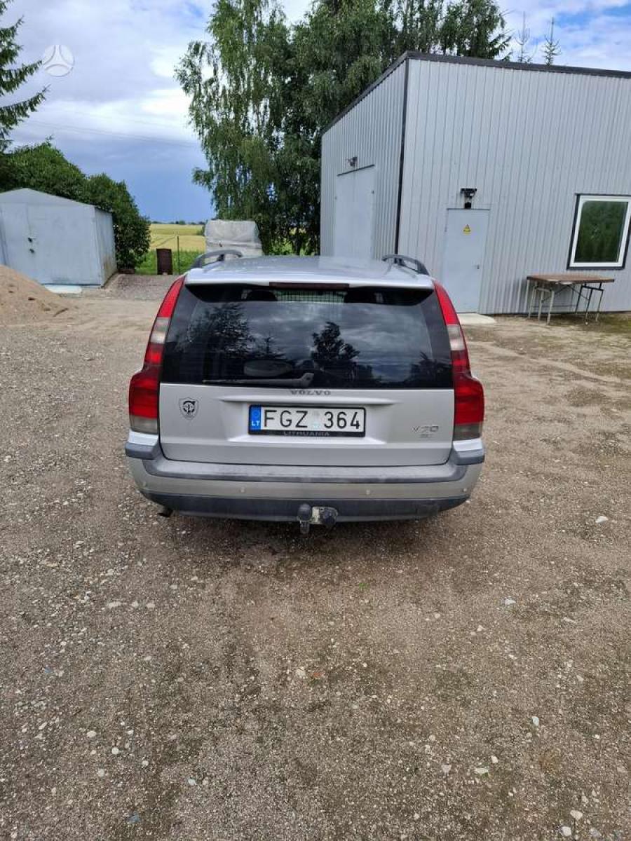 Pelēks Volvo V70 2000 Kauņa, ar dzinēja tilpumu 2.46 L un nobraukumu 275 tūkst. km par 1500 €, foto 5 vietnē AUTOMOTO.COM.LV