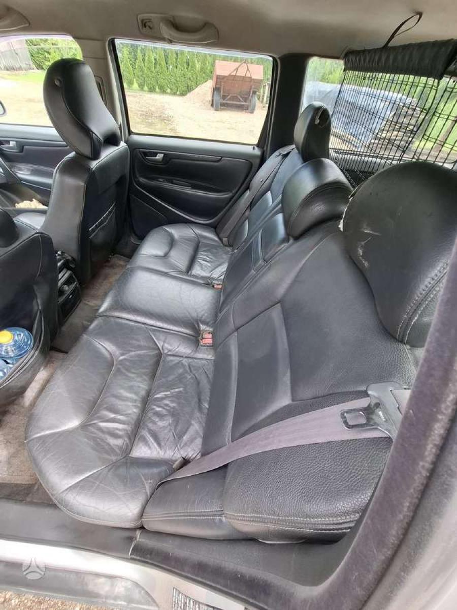 Pelēks Volvo V70 2000 Kauņa, ar dzinēja tilpumu 2.46 L un nobraukumu 275 tūkst. km par 1500 €, foto 8 vietnē AUTOMOTO.COM.LV