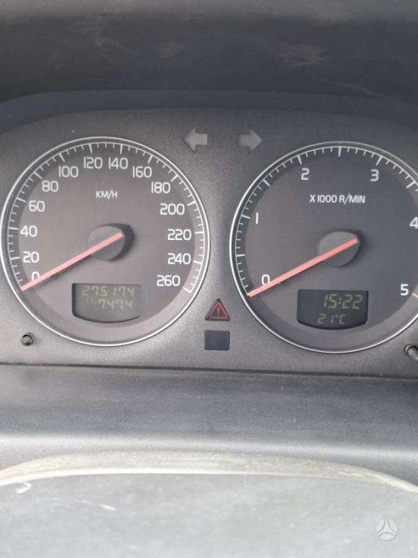 Pelēks Volvo V70 2000 Kauņa, ar dzinēja tilpumu 2.46 L un nobraukumu 275 tūkst. km par 1500 €, foto 8 vietnē AUTOMOTO.COM.LV