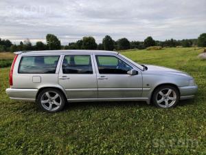 Pelēks Volvo V70 2000 Balvi, ar dzinēja tilpumu 2.50 L un nobraukumu 435 tūkst. km par 1500 €, foto 5 vietnē AUTOMOTO.COM.LV