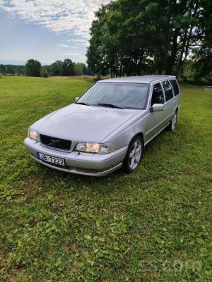 Grey Volvo V70 2000 in Balvi, with an engine capacity of 2.50 L and mileage of 435 thousand km for 1500 €, photo  on AUTOMOTO.COM.LV