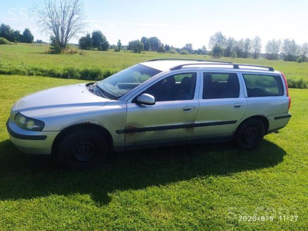 Grey Volvo V70 2000 in Valka, with an engine capacity of 2.50 L and mileage of 373 thousand km for 500 €, photo 3 on AUTOMOTO.COM.LV