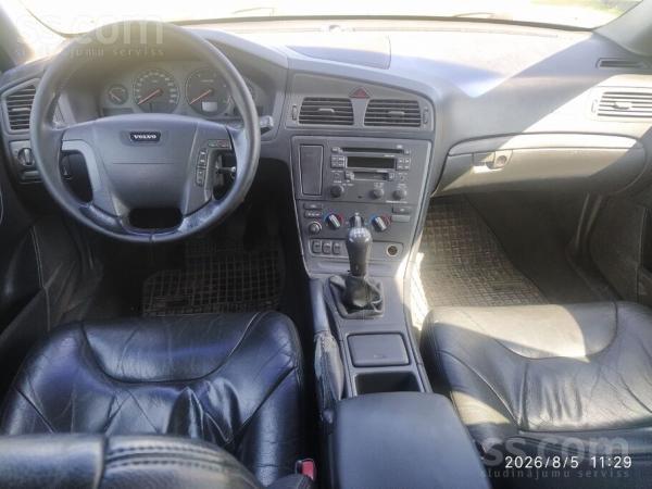 Grey Volvo V70 2000 in Valka, with an engine capacity of 2.50 L and mileage of 373 thousand km for 500 €, photo 4 on AUTOMOTO.COM.LV